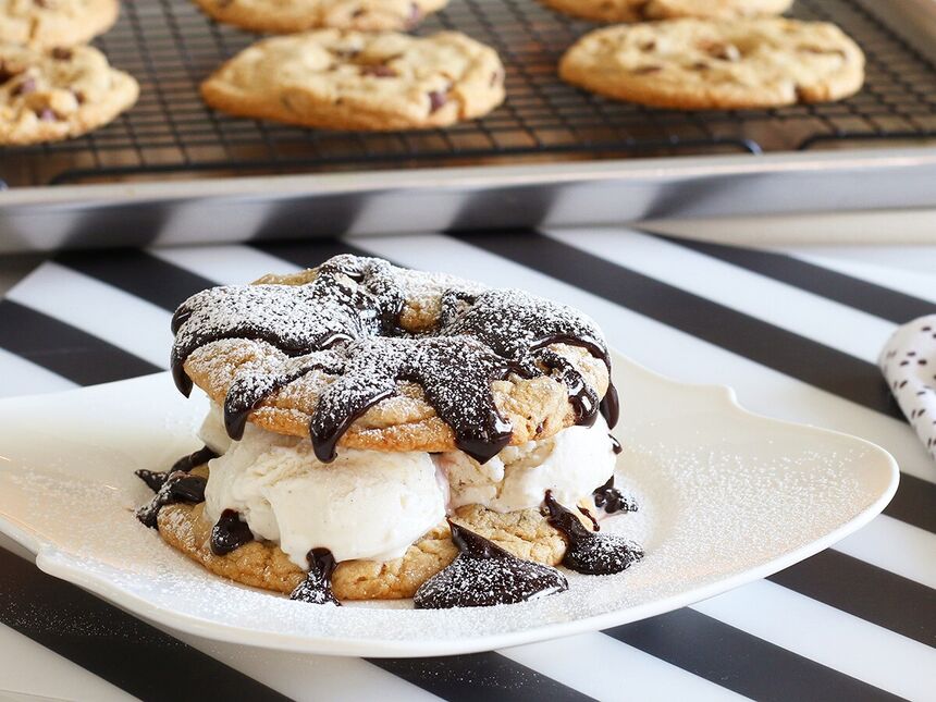 Bennigan's Cookie Mountain Sundae Copycat Dessert Recipe