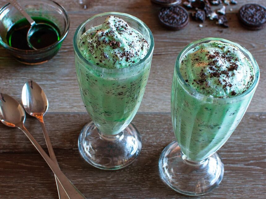 McDonald's Oreo Shamrock McFlurry Milkshake Recipe